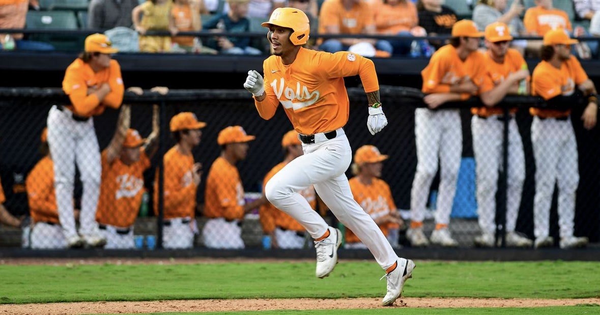 Diamond Vols Podcast: No. 3 Vols waiting on Ahuna, sorting lineup