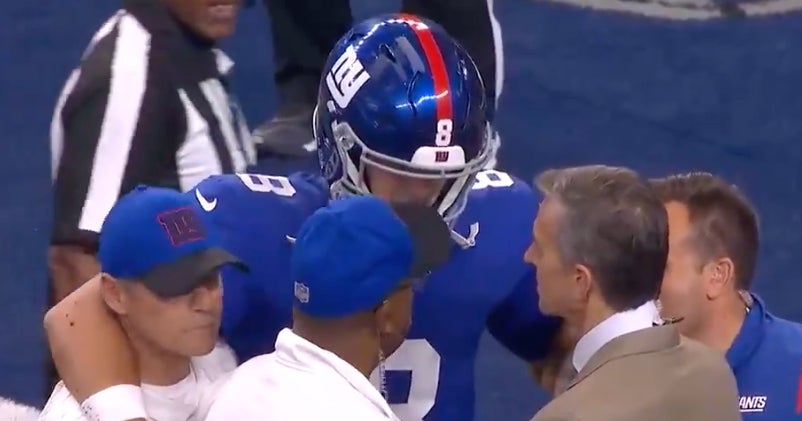 Daniel Jones injury: New York Giants QB carted to locker room after ...