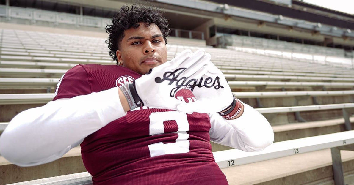 IMG DL TJ Lindsey continues to grow bond with Texas A&M staff during ...