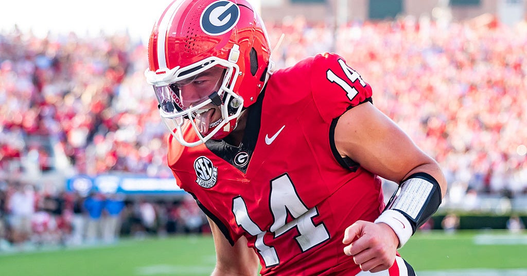 Gunner Stockton plays through the pain in 5-touchdown performance ...