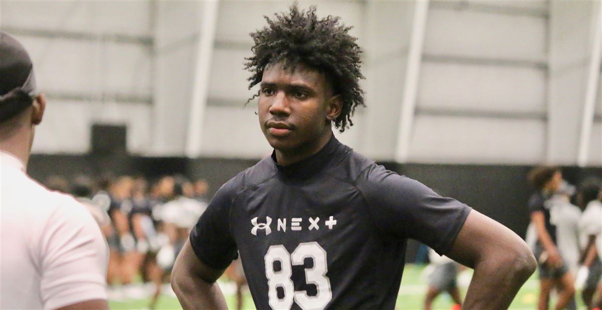 Top edge rusher sets dates for spring, official visits to Tennessee