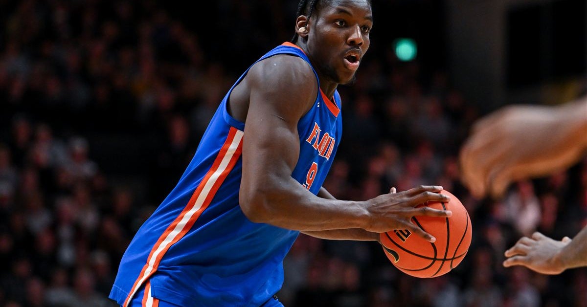 Gators drop in AP poll following loss to Auburn