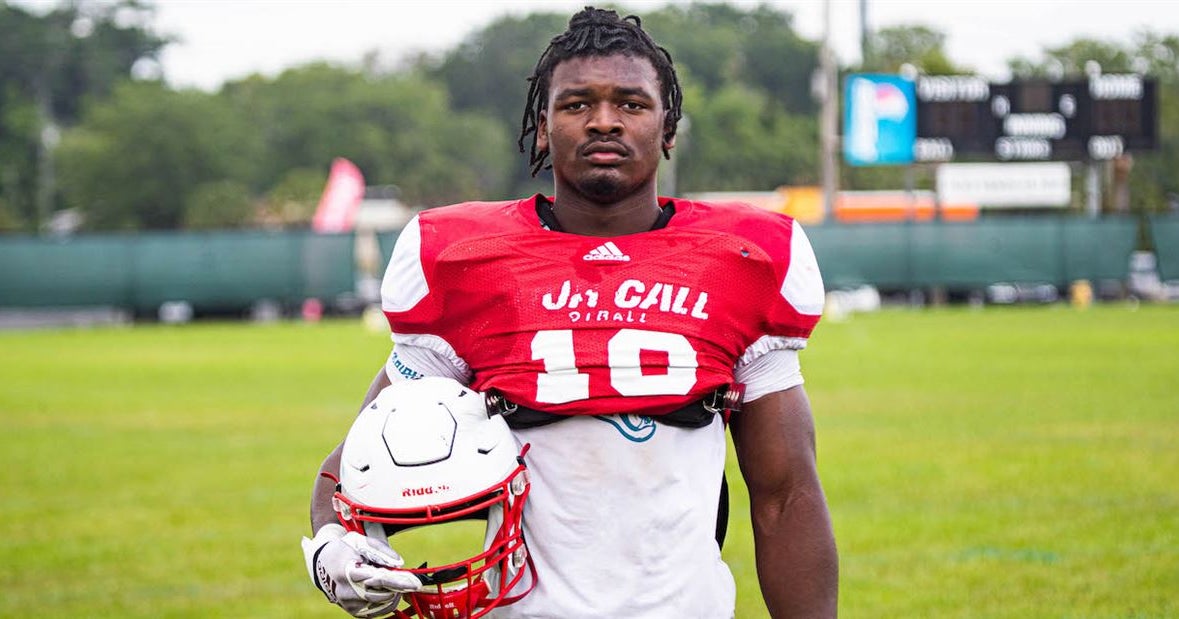 South Carolina commit Grayson Howard presented with All-American Bowl ...