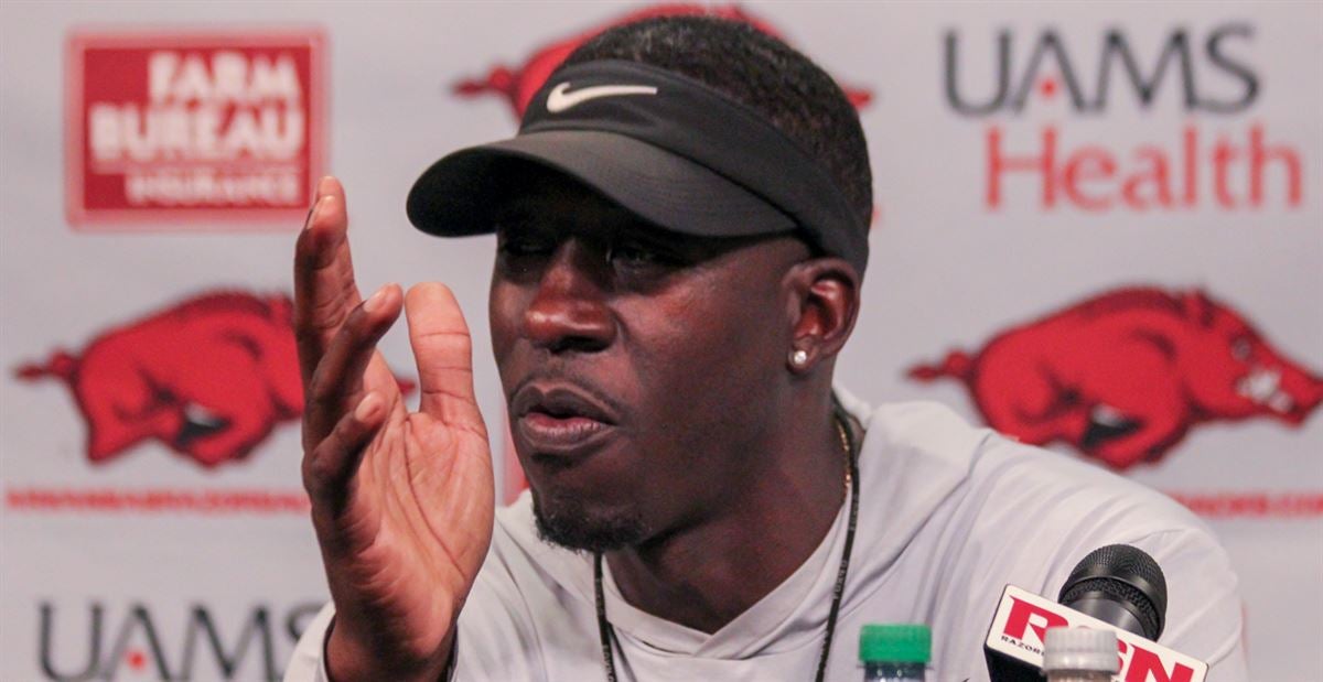 Jimmy Smith brings good vibes, high standards to Arkansas running back room