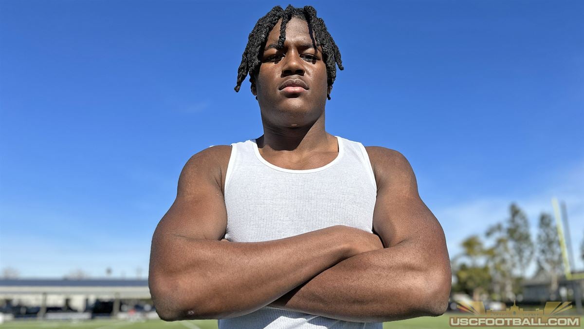Georgia edge rusher Andre Fuller wants to hear more from West Coast schools
