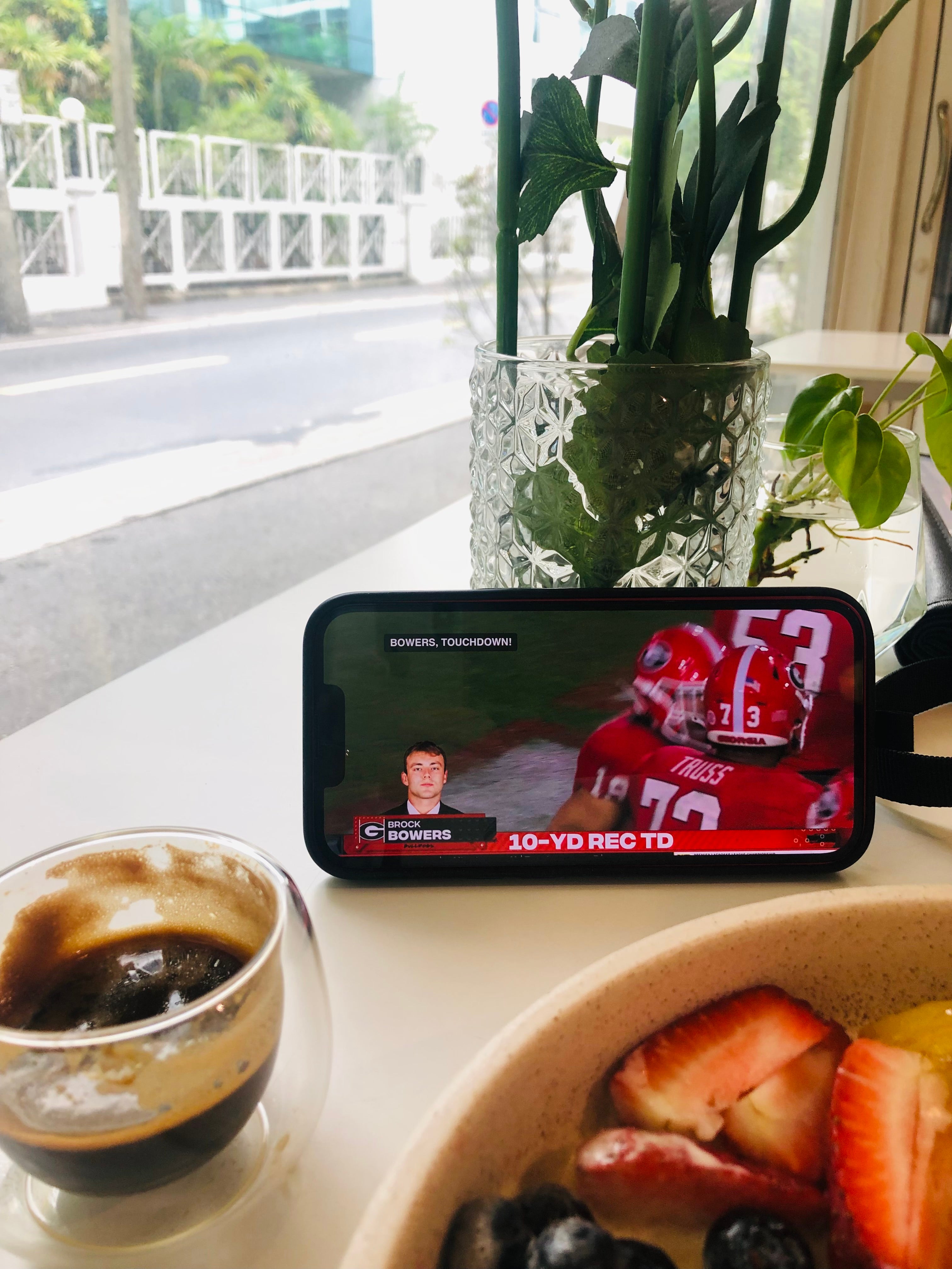 Watching Bowers Ball out from a BKK Cafe at 0900