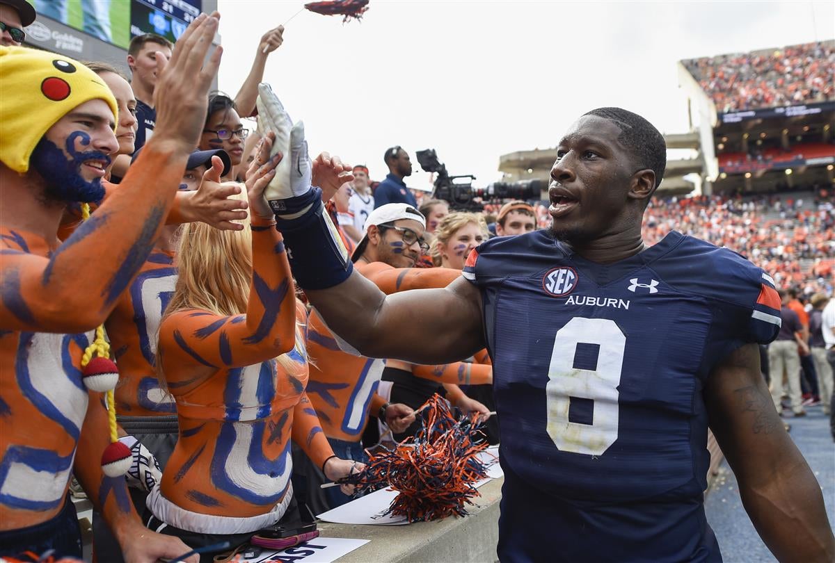 McKinzy to start at defensive end