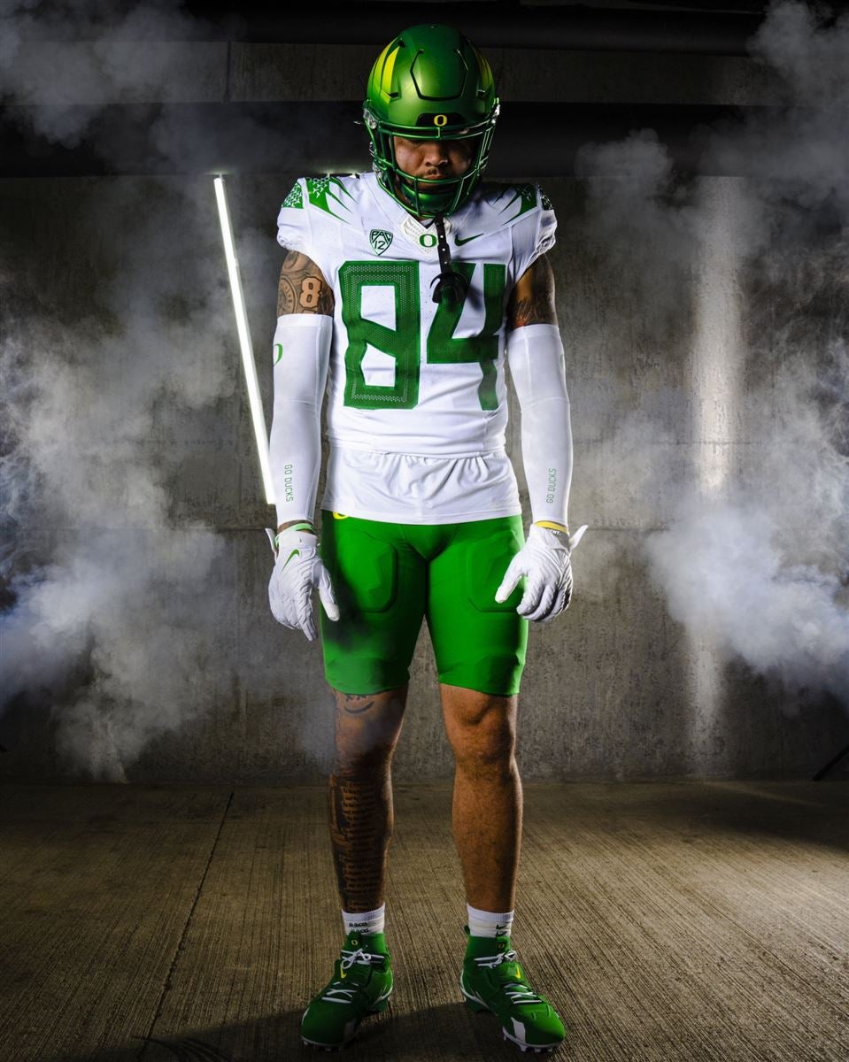 No. 8 Oregon announces uniforms for week nine vs. Cal