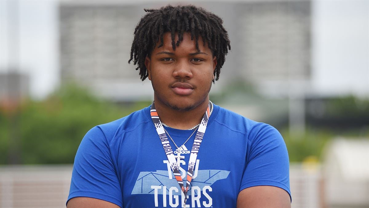 Jacob Hood, a top OT target, names top 5