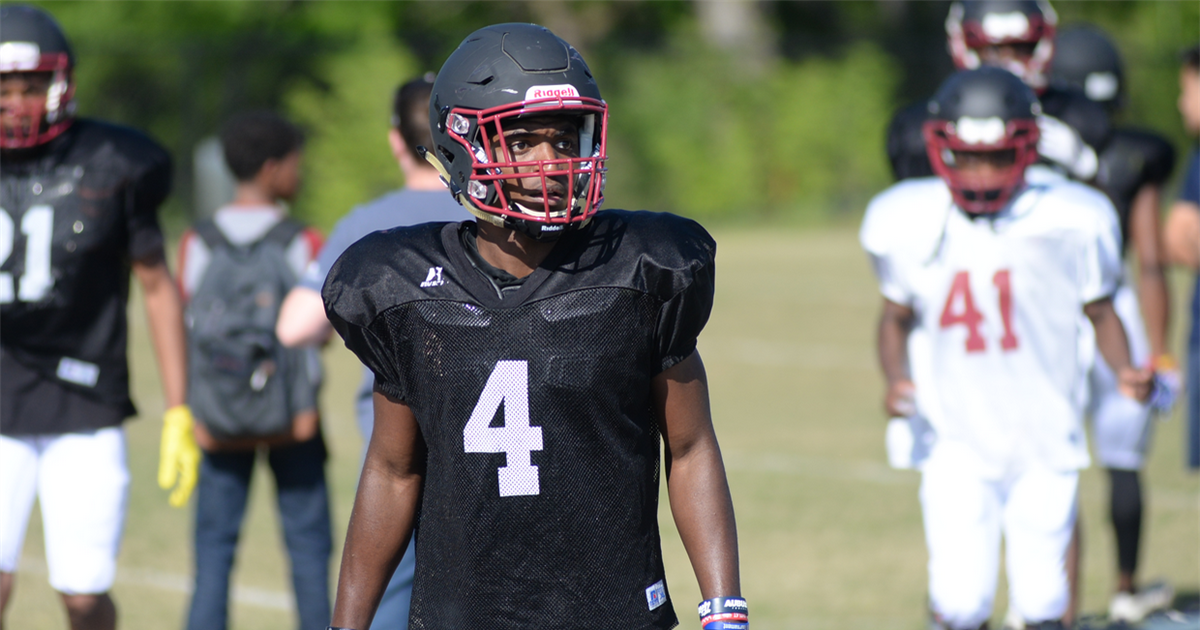 WR Demarion Hollomon holds a handful of offers
