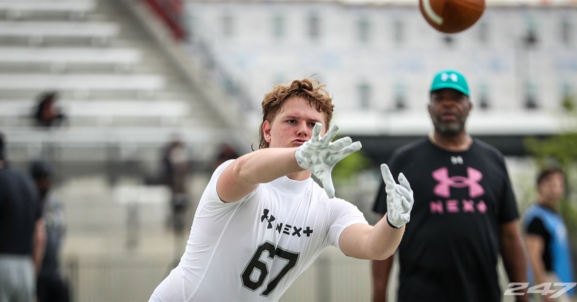 Huskies Pick Up Commitment From Top 2025 Specialist Hunter Solwold