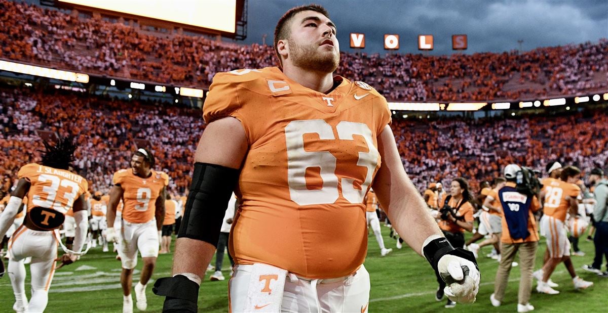 Cooper Mays announces return to Tennessee for 2024 season