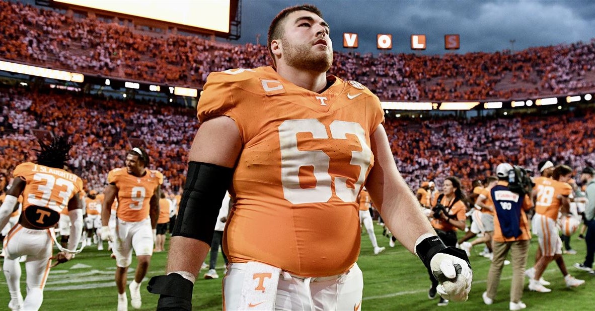 Cooper Mays announces return to Tennessee for 2024 season