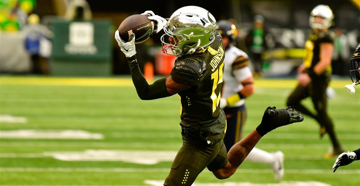 Two Ducks named among best returning receivers for the 2024 season