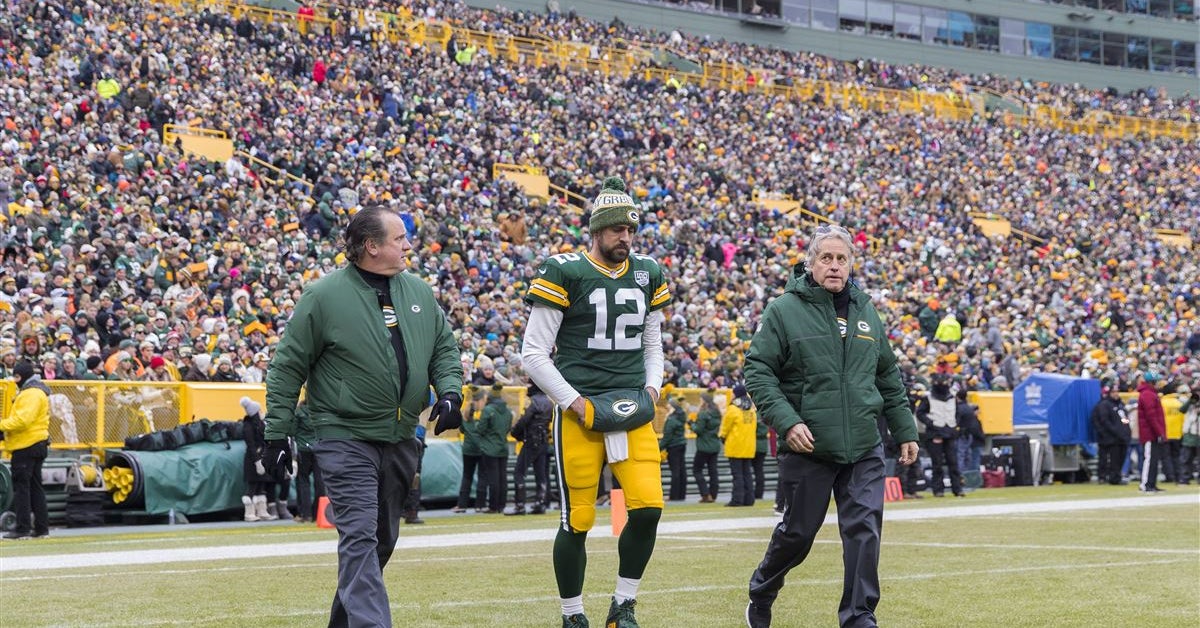Aaron Rodgers sent to hospital after suffering concussion