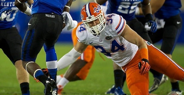 Linebacker Alex Anzalone suffers shoulder injury