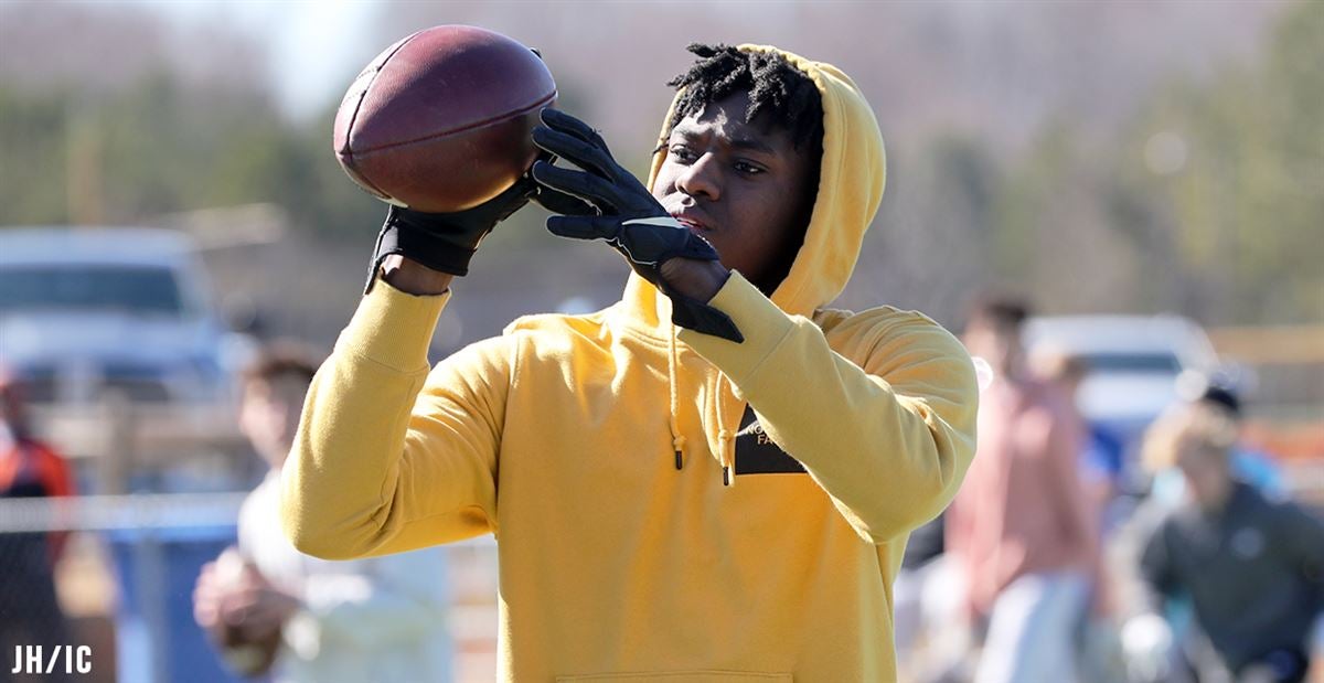 Breaking down what makes Noah Rogers an elite receiver prospect