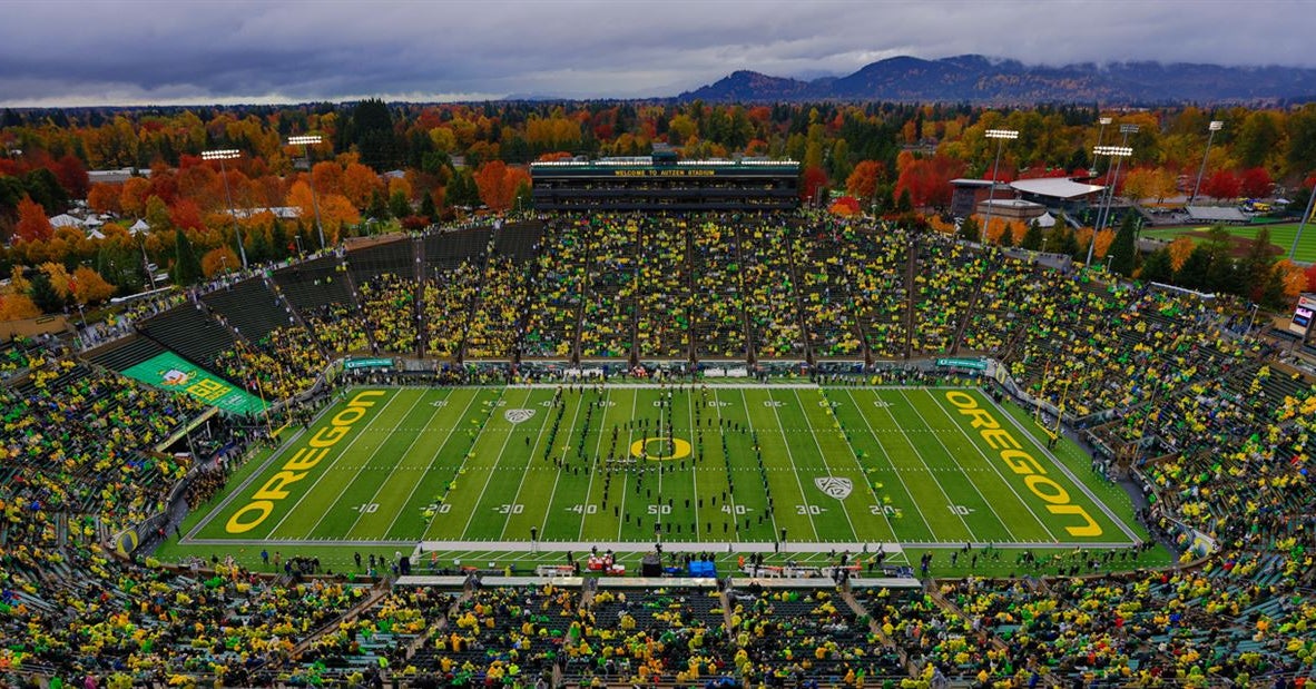 Oregon extends scholarship offer to 2028 QB Jayden Wade