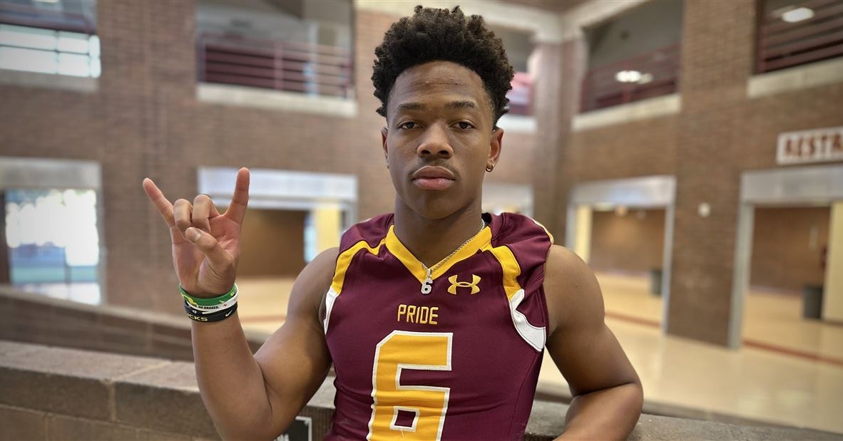 Texas 'went the extra step' to land coveted RB commit Christian Clark