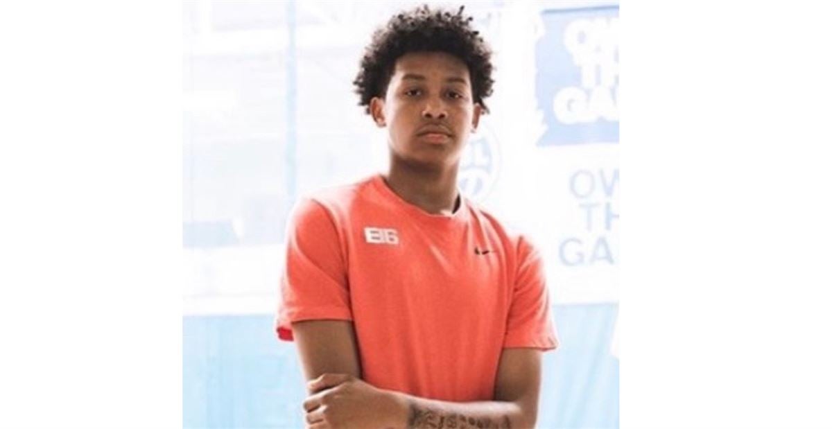 2022 Koren Johnson holds three offers