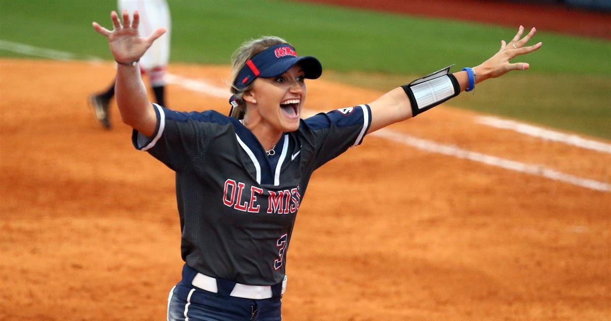 Former Rebel pitcher Kaitlin Lee signs pro softball contract