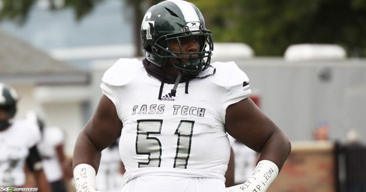 Four-star DT Deone Walker chooses Kentucky over Michigan