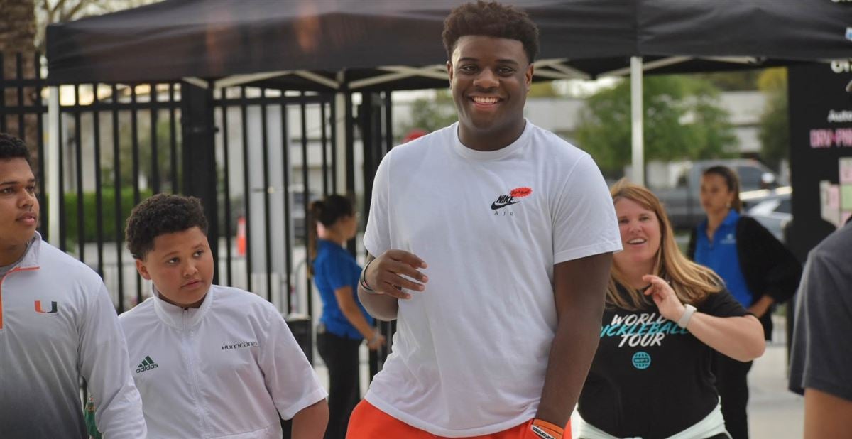Five-star DL Justin Scott flips to Miami