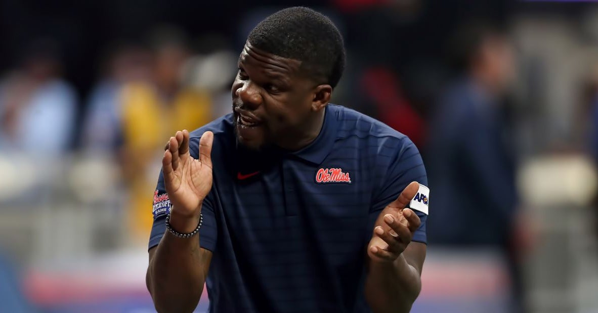 LSU coaches return to Baton Rouge, Tigers hire Kevin Smith