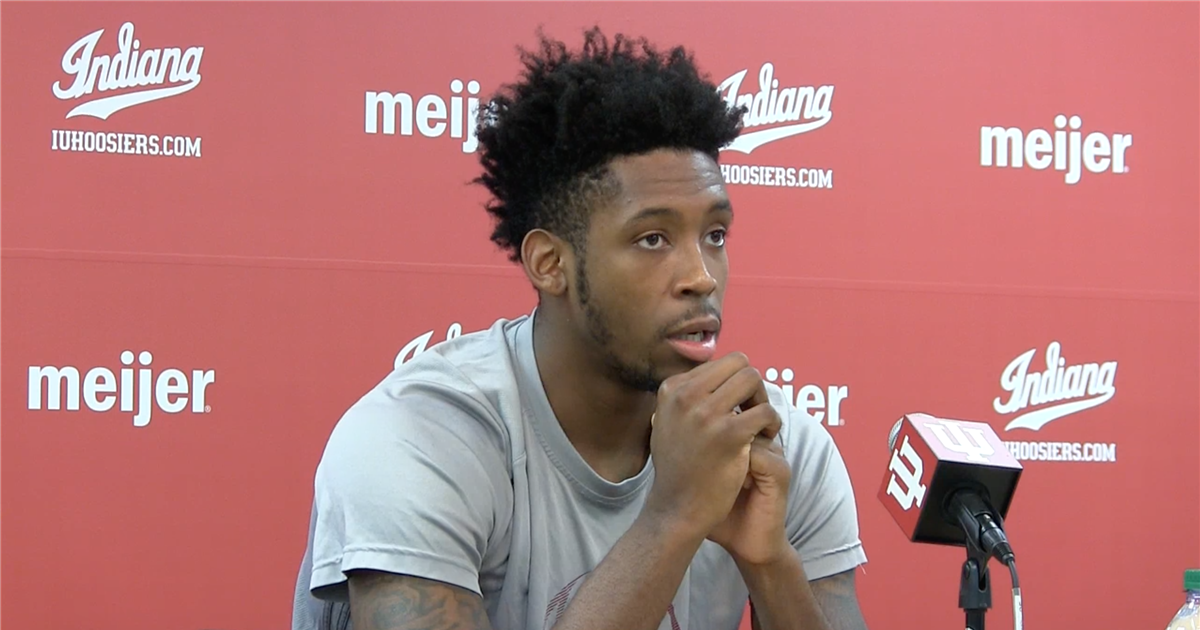 Louisville pregame: Miller, Davis meet with media