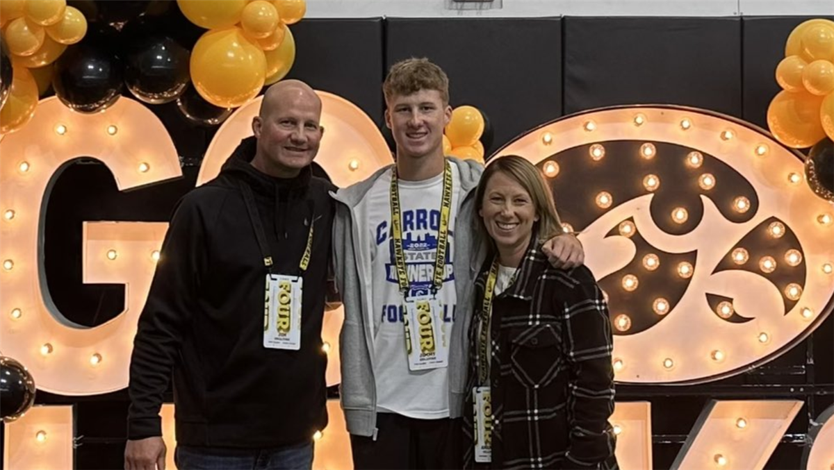 Iowa 'definitely really high on the list' for new 2025 QB offer Jimmy ...