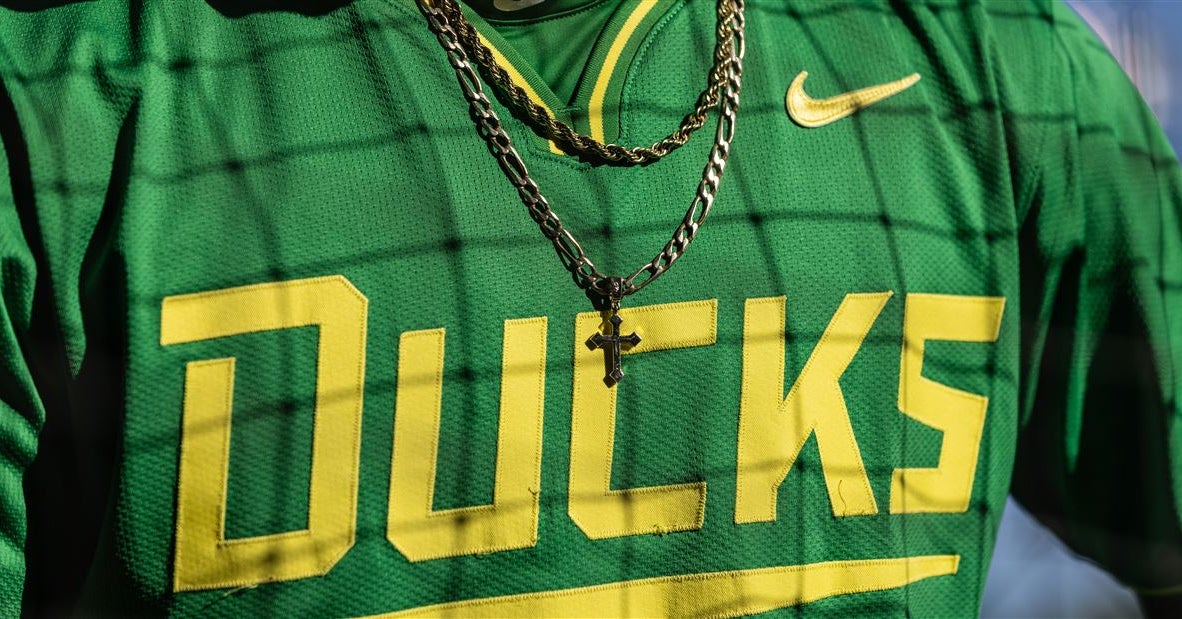 Live updates: No. 13 Oregon goes for weekend sweep against No. 3 Oregon ...