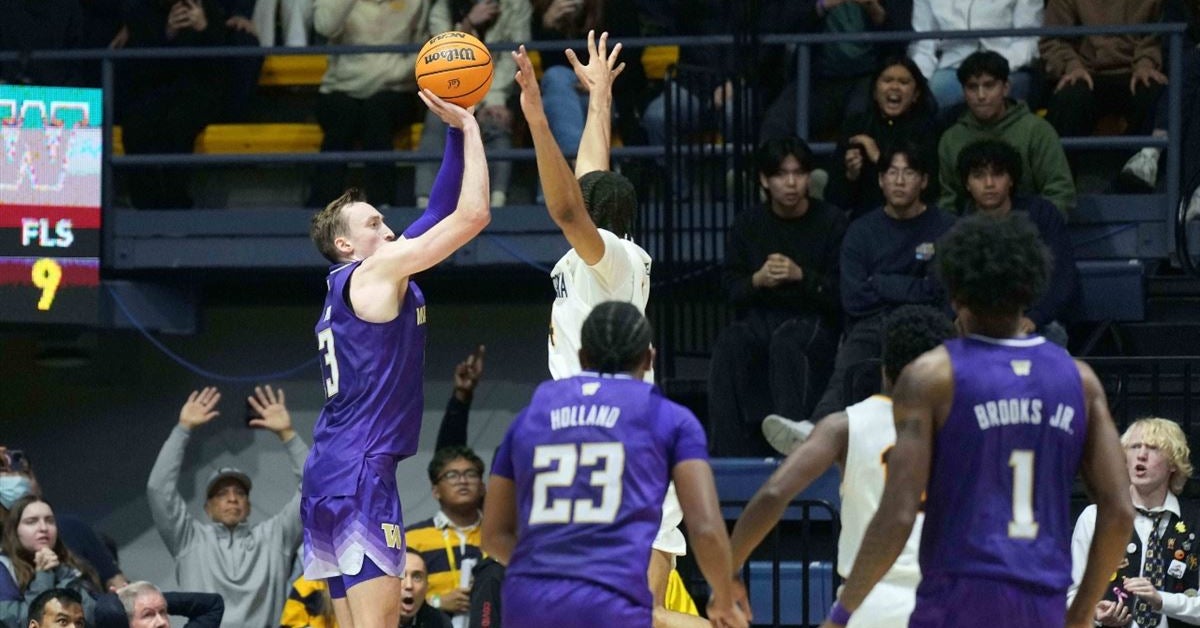 Moses Wood Hits Buzzer Beating Three as the Huskies Defeat Cal 77-75