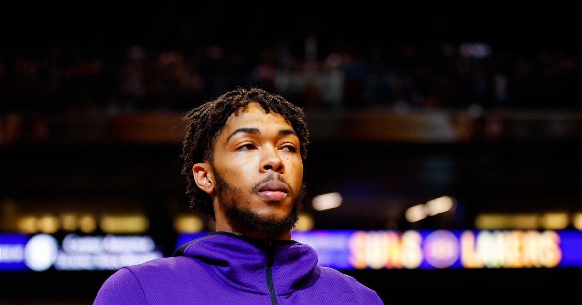 Brandon Ingram shakes hands with entire team after Clippers loss