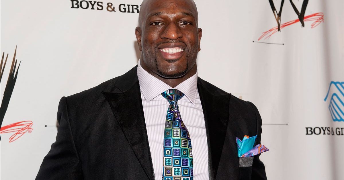 Social media reacts to TJ Bullard, son of Titus O'Neil, committing to ...