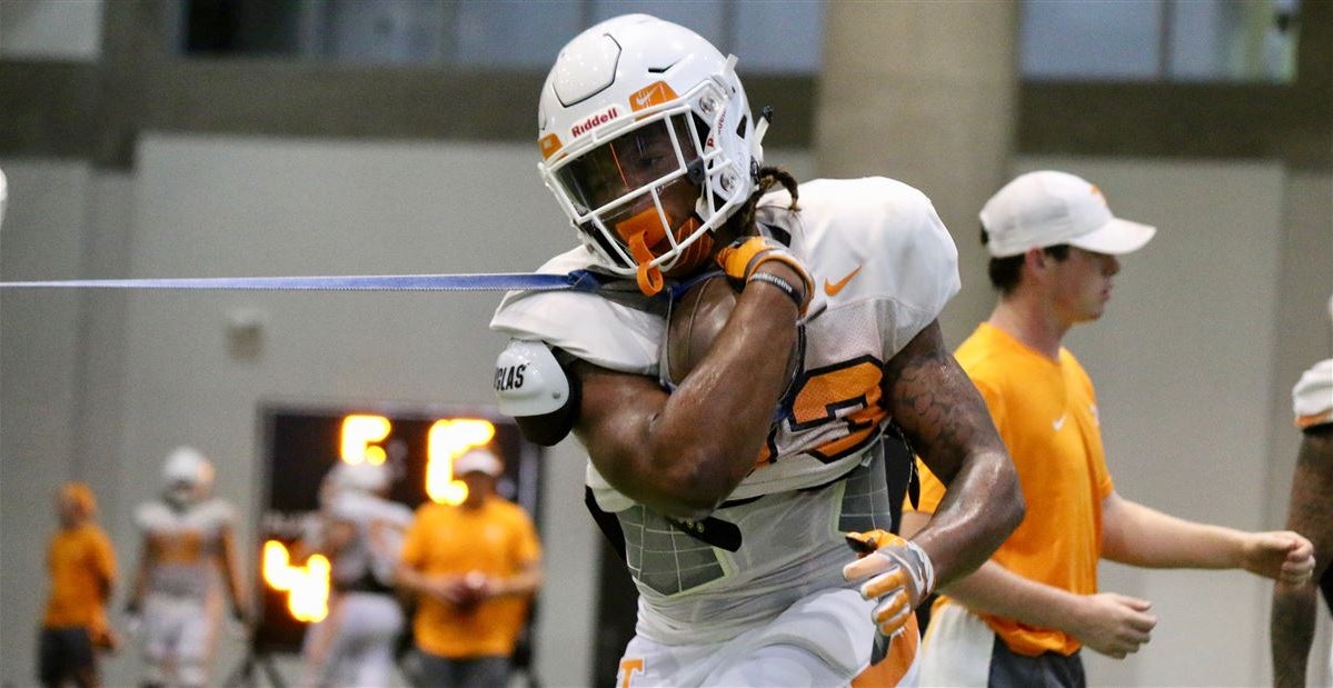 Photos: Tennessee running backs practicing in full pads