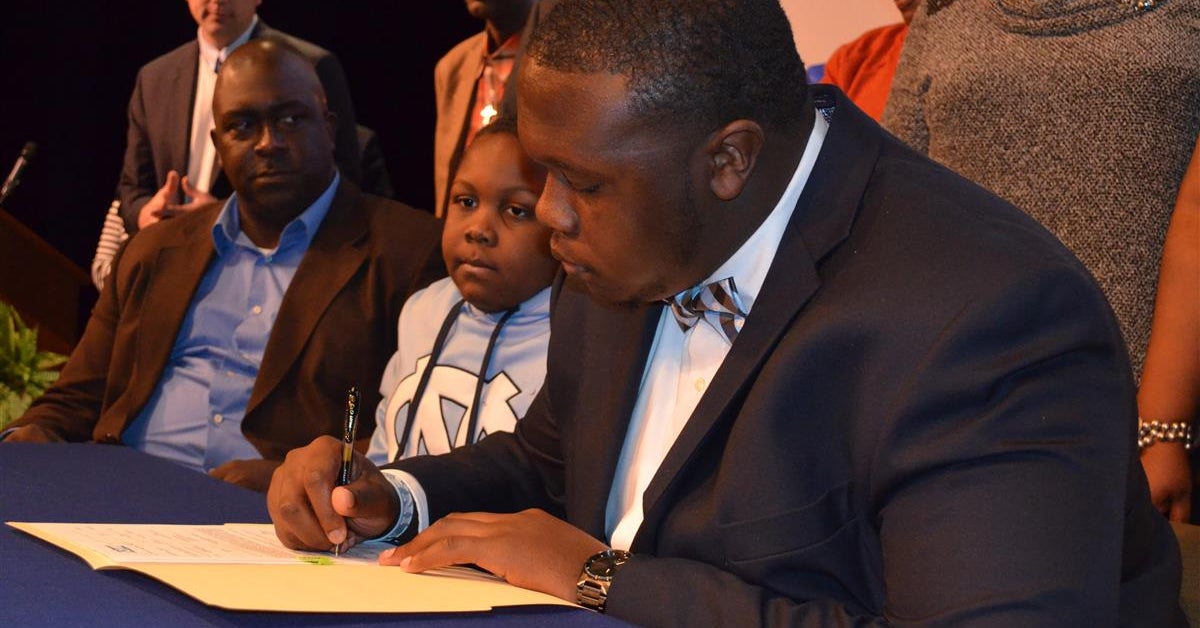 Tyler Pritchett signing day photos