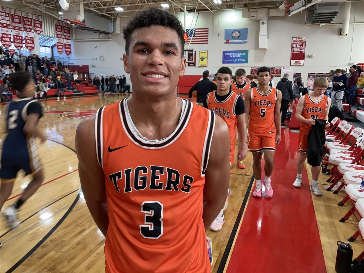 Minnesota Basketball Recruiting: Isaac Asuma, Cherry Headed to State