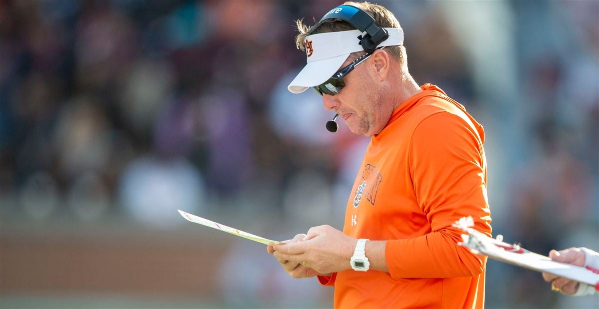 5 early names to watch for Auburn's OC opening