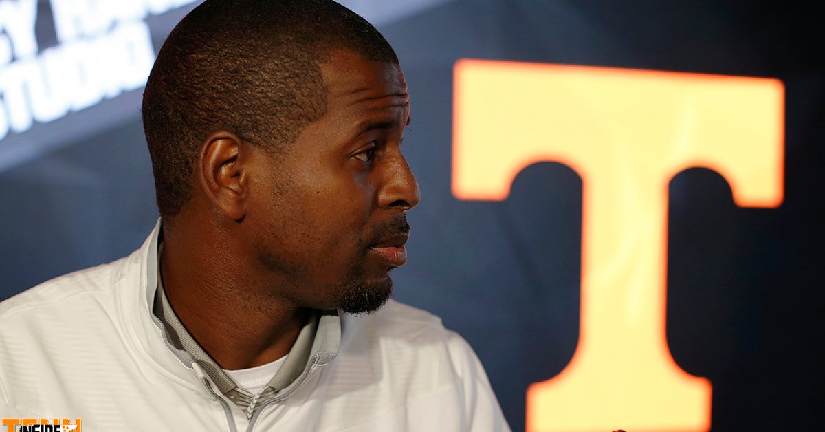 WR coach Kevin Beard adjusting well with Vols