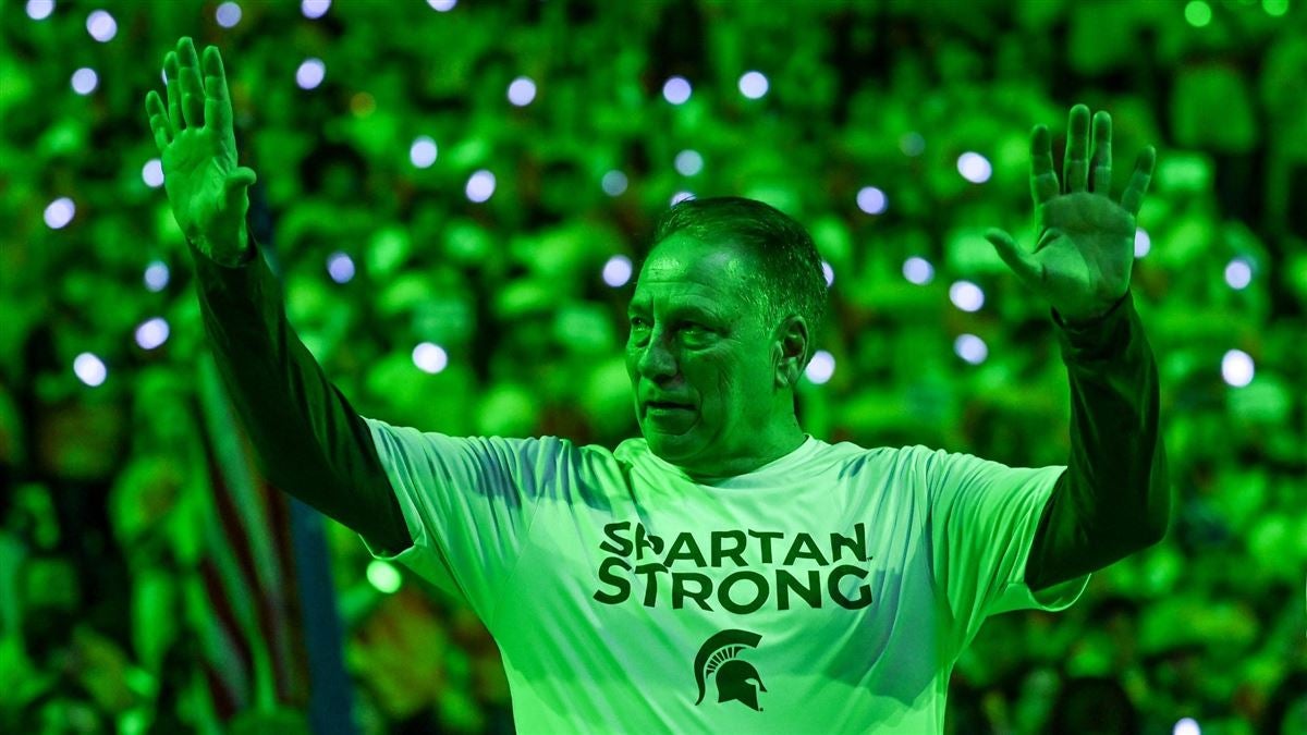 WATCH: Michigan pep band performs Michigan State alma mater 'MSU Shadows'