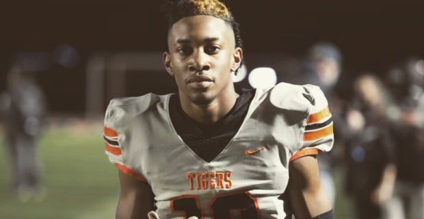 Stephon Johnson Jr. offered scholarship by USC Trojans