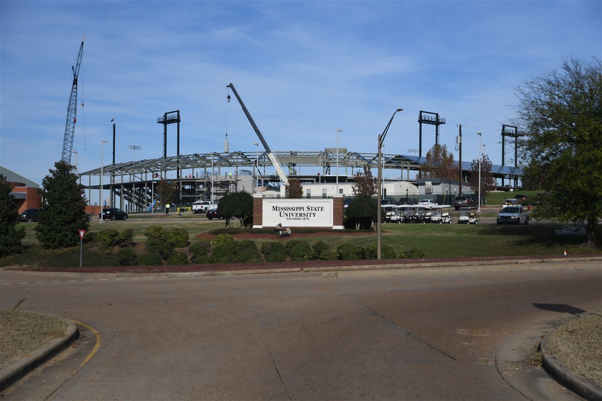 Photo Gallery: Dudy Noble Field Construction, Nov 20, 2017