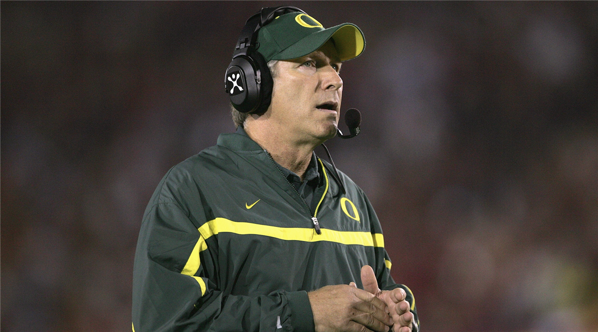 Ex-Oregon coach Mike Bellotti offers to serve as Ducks' interim in ...
