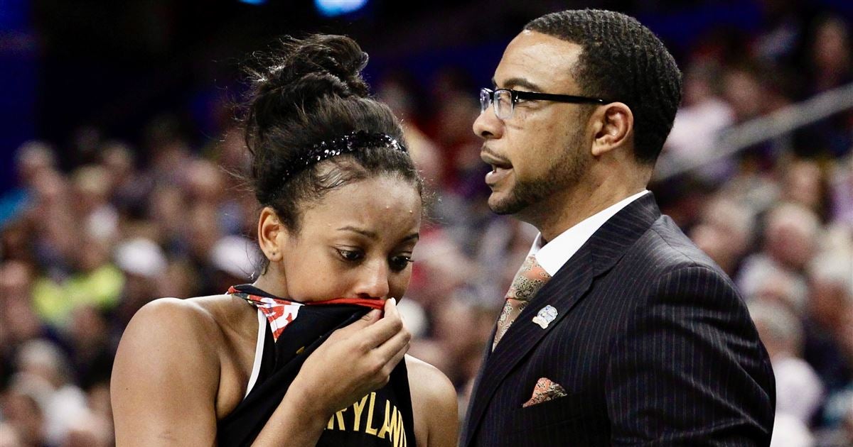 Louisville's Jeff Walz hires Shay Robinson to complete his staff