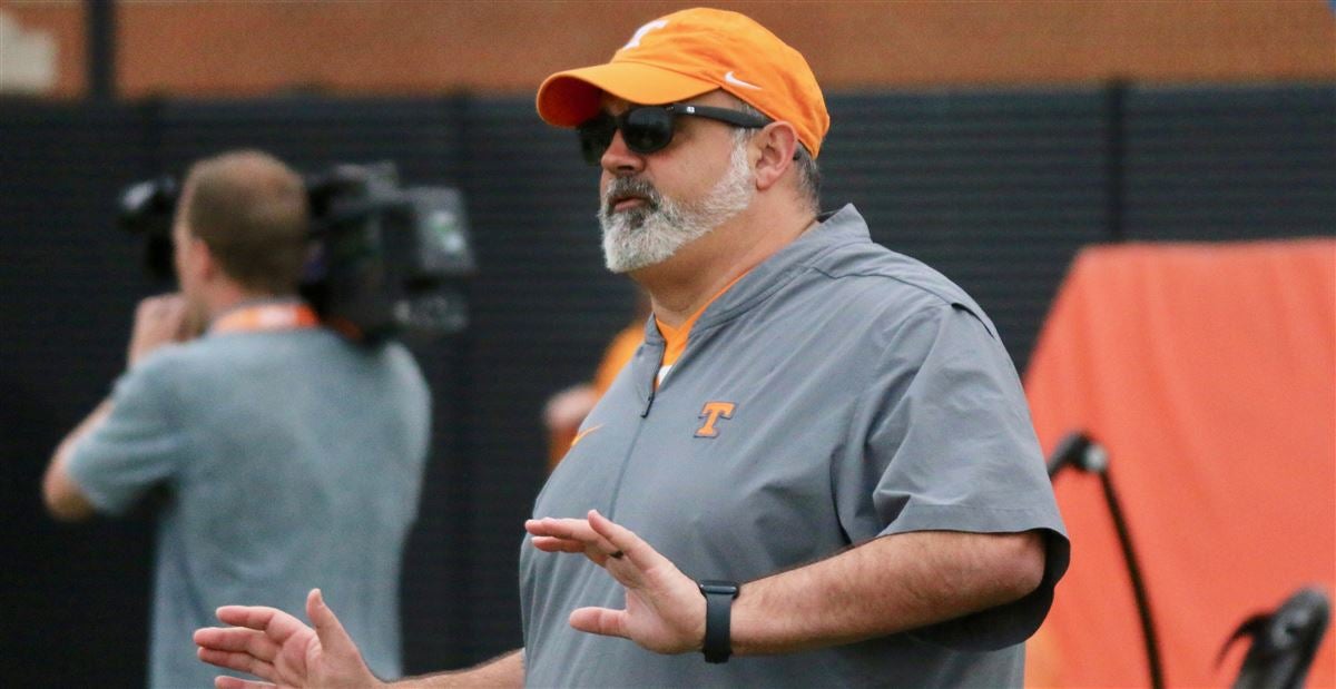 Glen Elarbee discusses Tennessee's offensive line on 'Vol Calls'