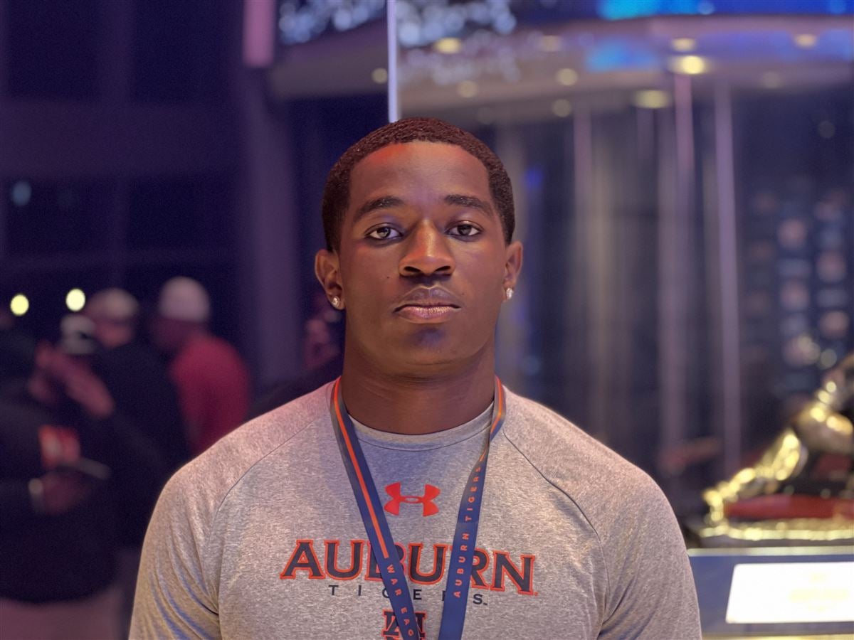 5-star WR Mike Matthews visits Auburn and has plans to return