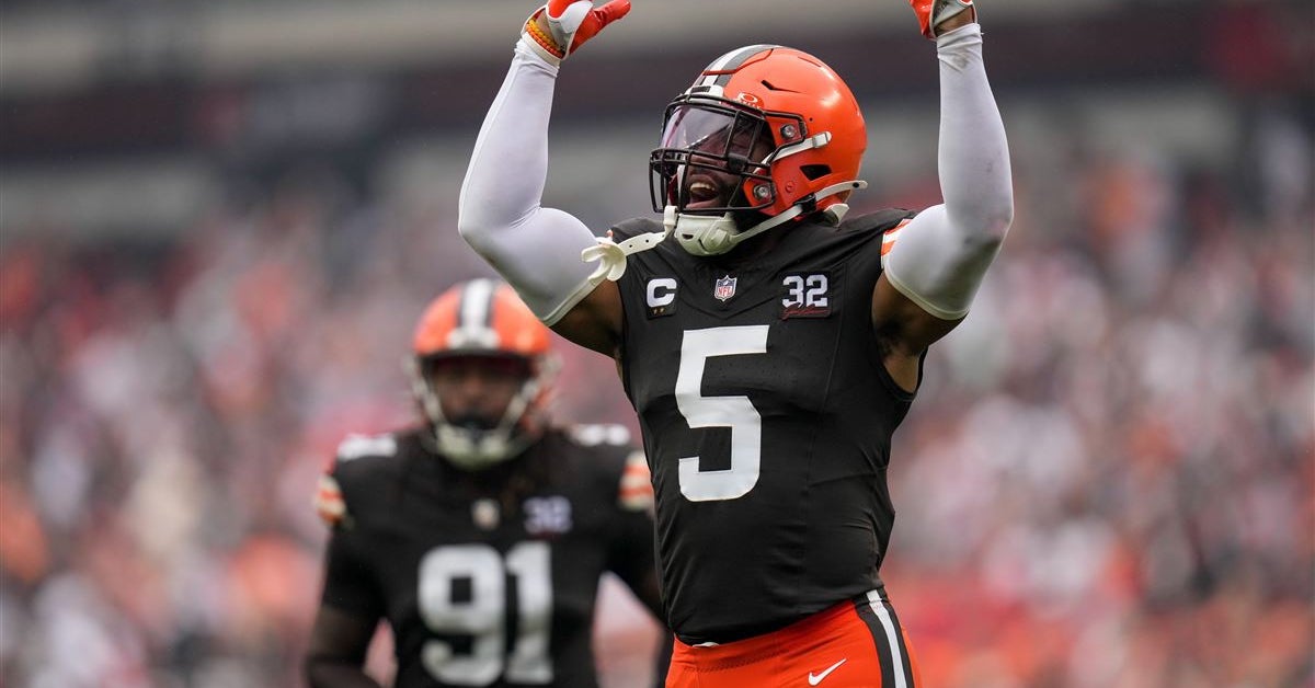 Browns Place LB Anthony Walker on Injured Reserve, Promote DE Sam Kamara