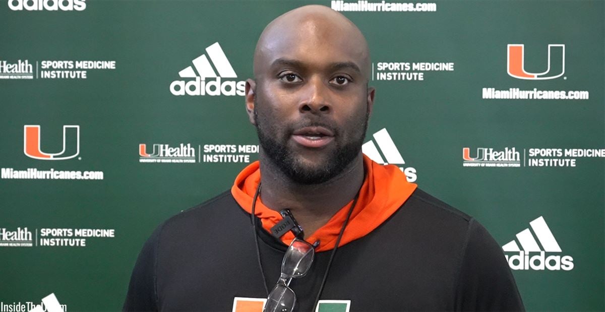 VIDEO: New coach Derek Nicholson breaks down the linebackers
