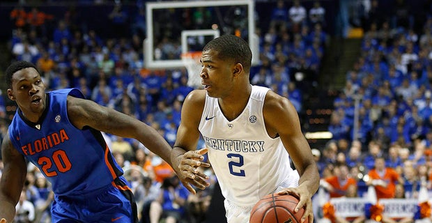 Watch: Hampton's Dionte Adams swats Aaron Harrison layup