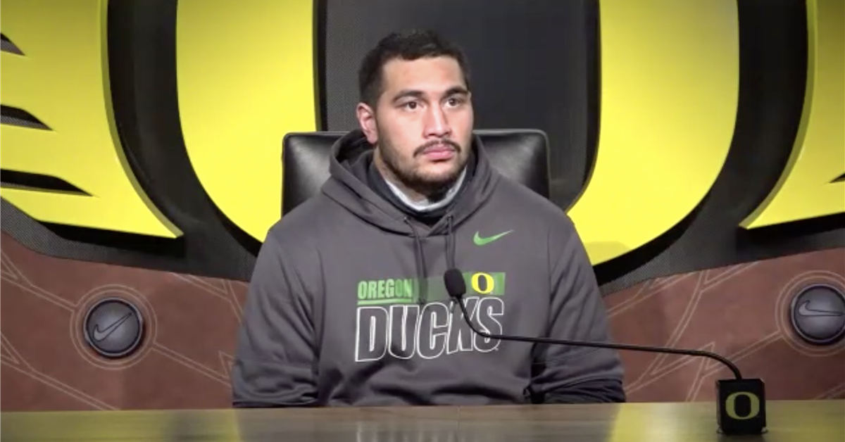 Watch: Oregon DL Austin Faoliu talks as Ducks prepare for Cal